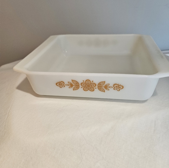 Pyrex | Kitchen | Vintage Pyrex 922 Gold Butterfly Square Baking Pan ...
